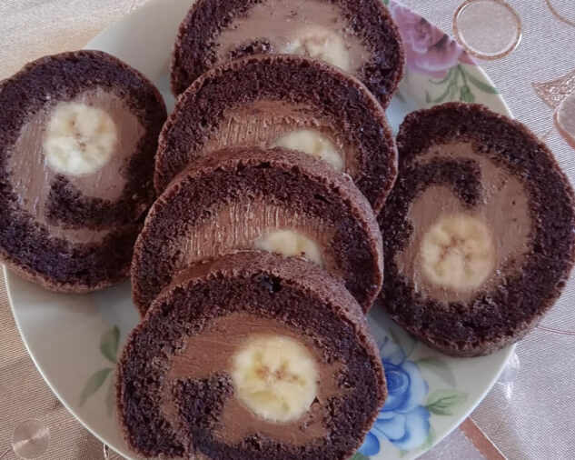Nutellovo-banánová roláda (recept) | Gastro-tipy.SK