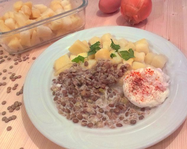 Šošovicový prívarok so strateným vajcom (recept) | Gastro-tipy.SK